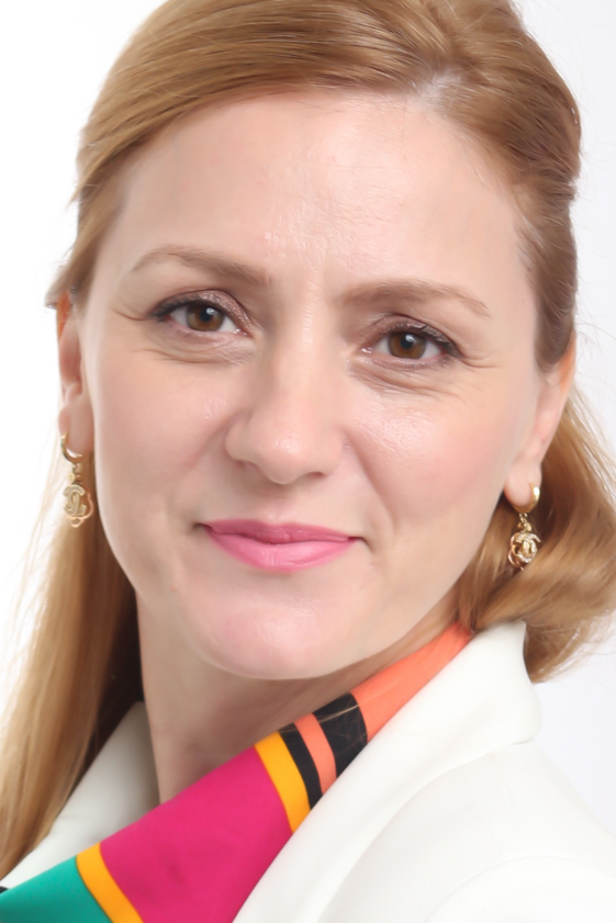 エレナ・KO | モデル/タレント 詳細画面 | 東京で外国人モデル・タレント・ナレーターをお探しならフリー・ウエイブ