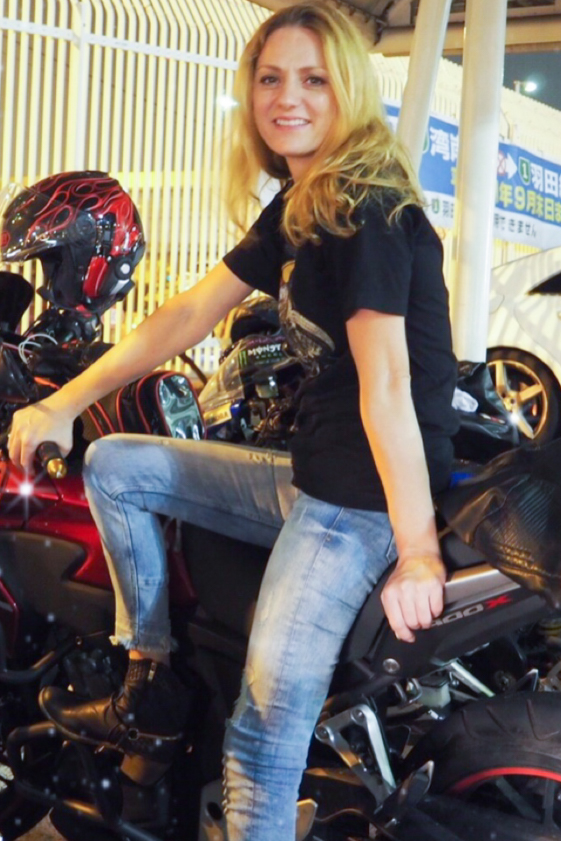 エレナ・KO | モデル/タレント 詳細画面 | 東京で外国人モデル・タレント・ナレーターをお探しならフリー・ウエイブ